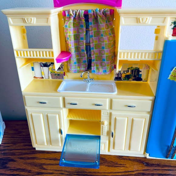 Mattel | Toys | Barbie Living In Style Kitchen Playset Super Heros ...